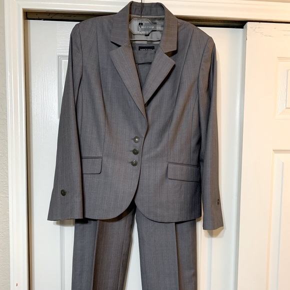 Isabel & Nina | Pants & Jumpsuits | Isabel Nina Ladies Gray Suit | Poshmark
